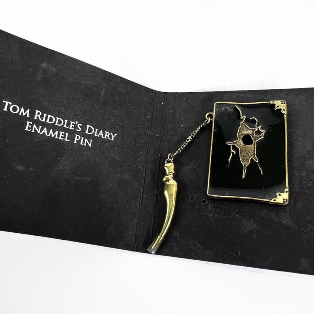 Harry Potter Metal Tom Riddle's Diary Enameled Lootcr… - Gem